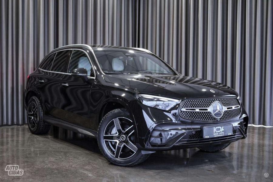 Melns Mercedes-Benz GLC 300 2024 Marijampole, ar dzinēja tilpumu 2.00 L un nobraukumu 7 tūkst. km par 47950 €, foto 1 vietnē AUTOMOTO.COM.LV