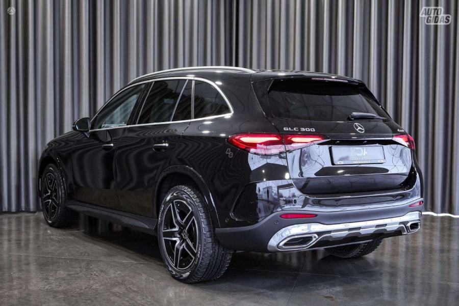 Melns Mercedes-Benz GLC 300 2024 Marijampole, ar dzinēja tilpumu 2.00 L un nobraukumu 7 tūkst. km par 47950 €, foto 7 vietnē AUTOMOTO.COM.LV