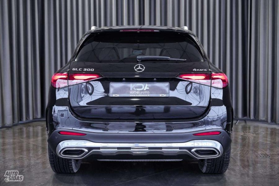 Melns Mercedes-Benz GLC 300 2024 Marijampole, ar dzinēja tilpumu 2.00 L un nobraukumu 7 tūkst. km par 47950 €, foto 10 vietnē AUTOMOTO.COM.LV