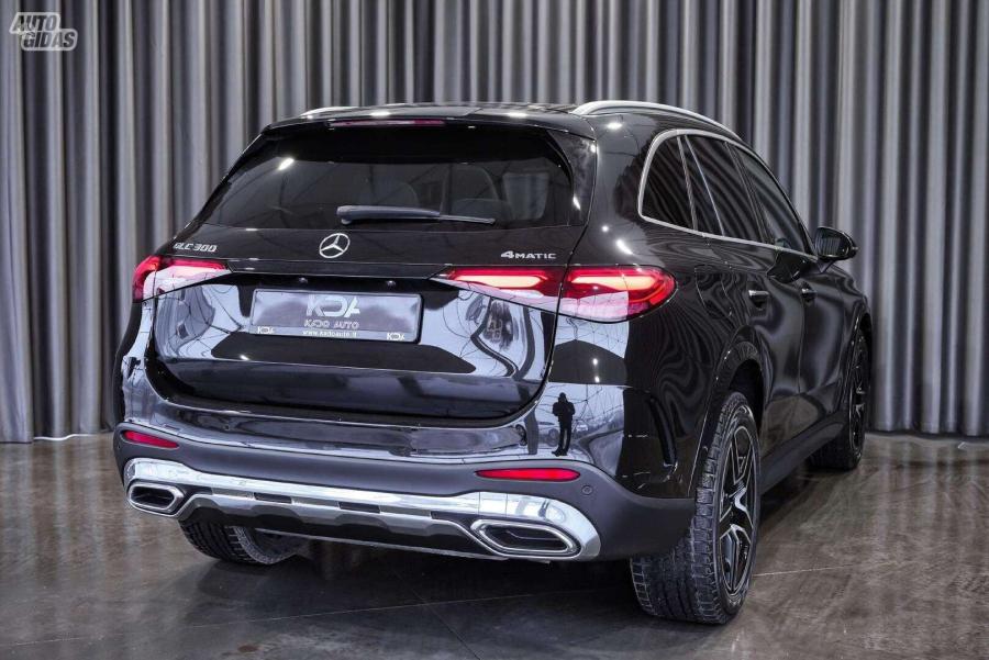 Melns Mercedes-Benz GLC 300 2024 Marijampole, ar dzinēja tilpumu 2.00 L un nobraukumu 7 tūkst. km par 47950 €, foto 11 vietnē AUTOMOTO.COM.LV