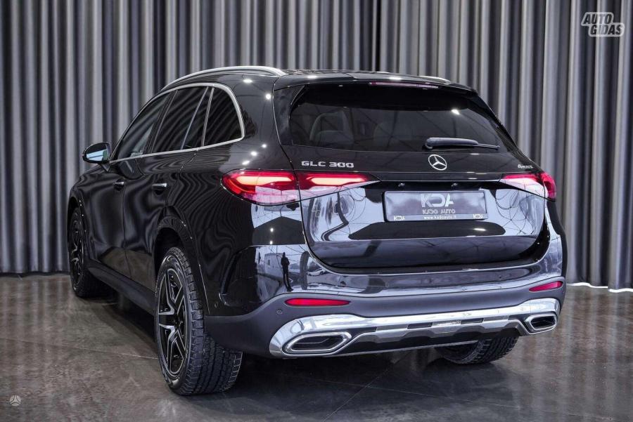 Melns Mercedes-Benz GLC 300 2024 Marijampole, ar dzinēja tilpumu 2.00 L un nobraukumu 7 tūkst. km par 47750 €, foto 12 vietnē AUTOMOTO.COM.LV