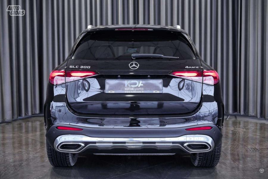 Melns Mercedes-Benz GLC 300 2024 Marijampole, ar dzinēja tilpumu 2.00 L un nobraukumu 7 tūkst. km par 47750 €, foto 13 vietnē AUTOMOTO.COM.LV