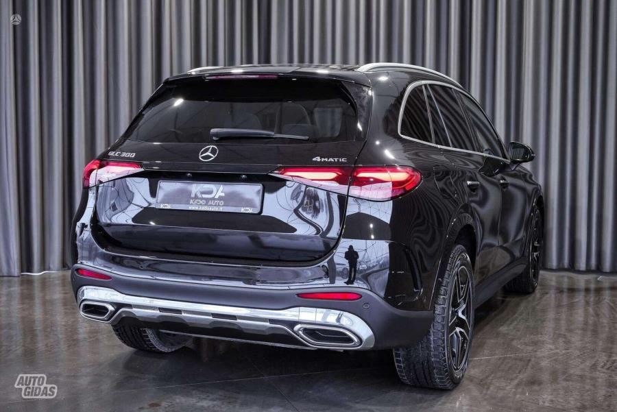 Melns Mercedes-Benz GLC 300 2024 Marijampole, ar dzinēja tilpumu 2.00 L un nobraukumu 7 tūkst. km par 47750 €, foto 14 vietnē AUTOMOTO.COM.LV