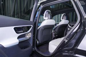 Melns Mercedes-Benz GLC 300 2024 Marijampole, ar dzinēja tilpumu 2.00 L un nobraukumu 7 tūkst. km par 47750 €, foto 32 vietnē AUTOMOTO.COM.LV