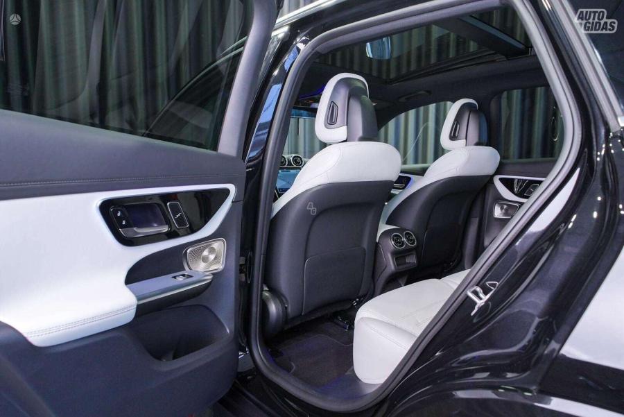 Melns Mercedes-Benz GLC 300 2024 Marijampole, ar dzinēja tilpumu 2.00 L un nobraukumu 7 tūkst. km par 47750 €, foto 32 vietnē AUTOMOTO.COM.LV