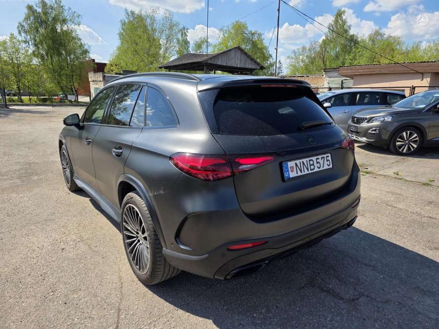Black Mercedes-Benz GLC 300 2024 in Telschi, with an engine capacity of 2.00 L and mileage of 26 thousand km for 49500 €, photo 5 on AUTOMOTO.COM.LV