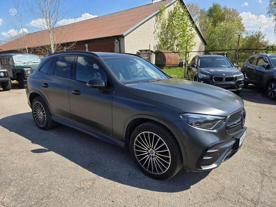 Black Mercedes-Benz GLC 300 2024 in Telschi, with an engine capacity of 2.00 L and mileage of 26 thousand km for 49500 €, photo 9 on AUTOMOTO.COM.LV