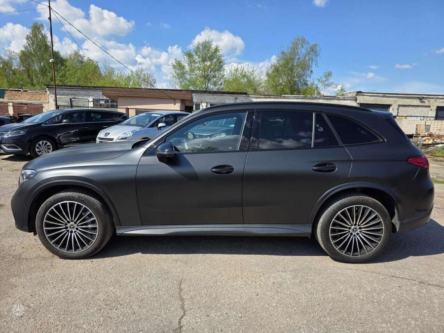 Black Mercedes-Benz GLC 300 2024 in Telschi, with an engine capacity of 2.00 L and mileage of 26 thousand km for 49500 €, photo 12 on AUTOMOTO.COM.LV