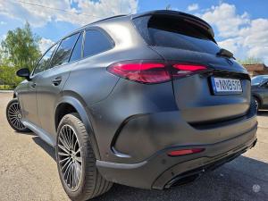 Black Mercedes-Benz GLC 300 2024 in Telschi, with an engine capacity of 2.00 L and mileage of 26 thousand km for 49500 €, photo 18 on AUTOMOTO.COM.LV
