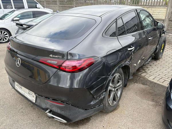 Melns Mercedes-Benz GLC 300 2024 Šauļi, ar dzinēja tilpumu 1.93 L un nobraukumu 29 tūkst. km par 36900 €, foto 4 vietnē AUTOMOTO.COM.LV