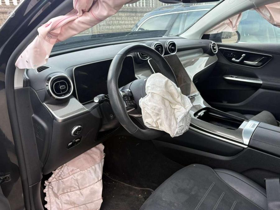 Black Mercedes-Benz GLC 300 2024 in Siauliai, with an engine capacity of 1.93 L and mileage of 29 thousand km for 36900 €, photo 9 on AUTOMOTO.COM.LV