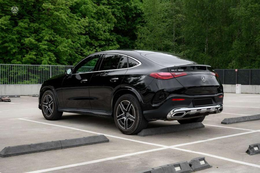 Melns Mercedes-Benz GLC 300 2024 Viļņa, ar dzinēja tilpumu 2.00 L un nobraukumu 20 tūkst. km par 51990 €, foto 5 vietnē AUTOMOTO.COM.LV