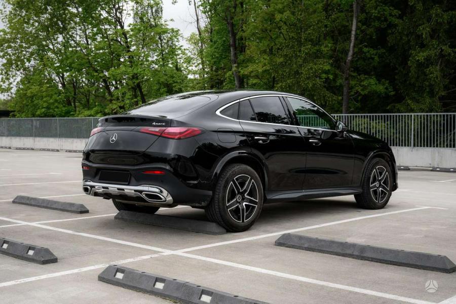 Melns Mercedes-Benz GLC 300 2024 Viļņa, ar dzinēja tilpumu 2.00 L un nobraukumu 20 tūkst. km par 51990 €, foto 6 vietnē AUTOMOTO.COM.LV