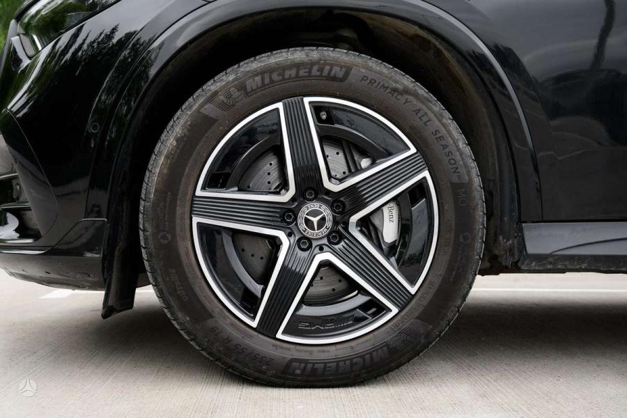 Melns Mercedes-Benz GLC 300 2024 Viļņa, ar dzinēja tilpumu 2.00 L un nobraukumu 20 tūkst. km par 51990 €, foto 10 vietnē AUTOMOTO.COM.LV