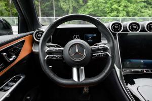 Melns Mercedes-Benz GLC 300 2024 Viļņa, ar dzinēja tilpumu 2.00 L un nobraukumu 20 tūkst. km par 51990 €, foto 13 vietnē AUTOMOTO.COM.LV