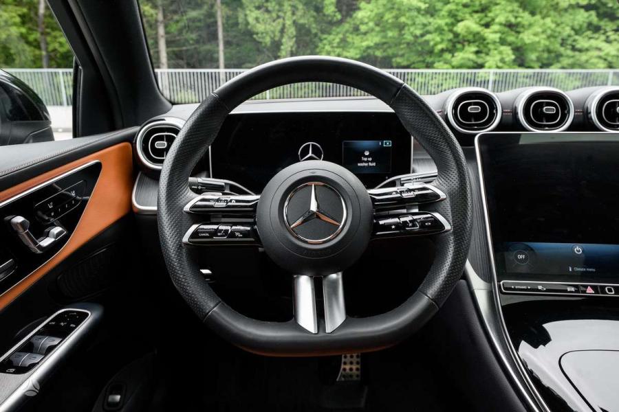 Melns Mercedes-Benz GLC 300 2024 Viļņa, ar dzinēja tilpumu 2.00 L un nobraukumu 20 tūkst. km par 51990 €, foto 13 vietnē AUTOMOTO.COM.LV