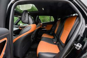 Melns Mercedes-Benz GLC 300 2024 Viļņa, ar dzinēja tilpumu 2.00 L un nobraukumu 20 tūkst. km par 51990 €, foto 18 vietnē AUTOMOTO.COM.LV