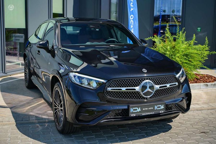 Black Mercedes-Benz GLC 300 2025 in Kaunas, with an engine capacity of 2.00 L and mileage of 7 thousand km for 71950 €, photo 4 on AUTOMOTO.COM.LV