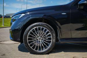 Black Mercedes-Benz GLC 300 2025 in Kaunas, with an engine capacity of 2.00 L and mileage of 7 thousand km for 71950 €, photo 7 on AUTOMOTO.COM.LV