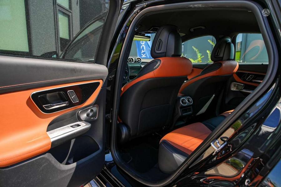 Black Mercedes-Benz GLC 300 2025 in Kaunas, with an engine capacity of 2.00 L and mileage of 7 thousand km for 71950 €, photo 39 on AUTOMOTO.COM.LV