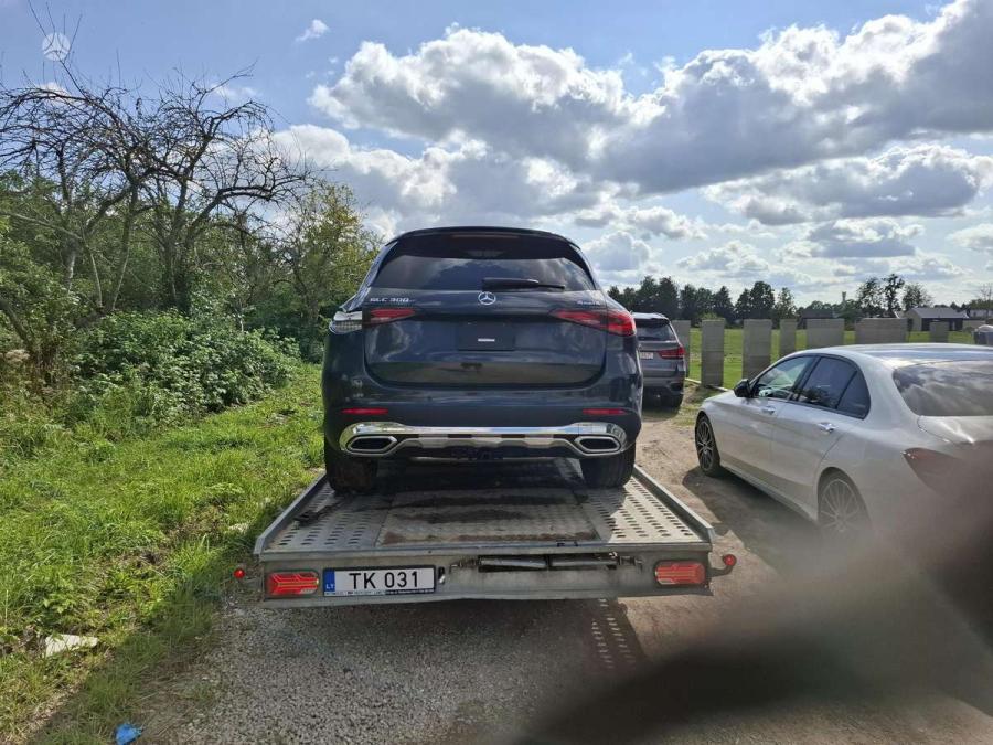 Melns Mercedes-Benz GLC 300 2026 Šauļi, ar dzinēja tilpumu 2.00 L un nobraukumu 5 tūkst. km par 24500 €, foto 3 vietnē AUTOMOTO.COM.LV