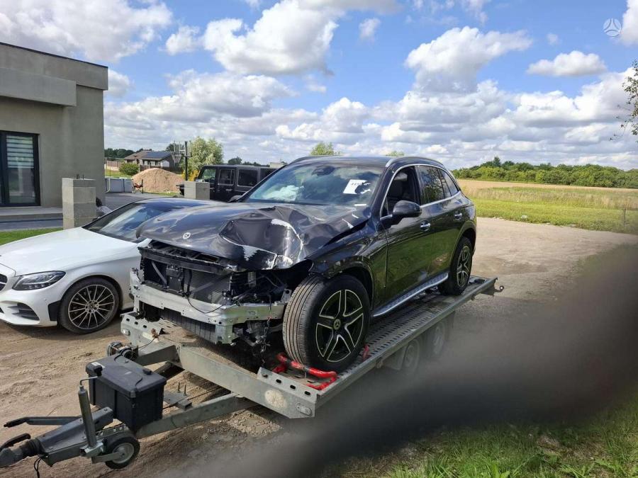Melns Mercedes-Benz GLC 300 2026 Šauļi, ar dzinēja tilpumu 2.00 L un nobraukumu 5 tūkst. km par 24500 €, foto 6 vietnē AUTOMOTO.COM.LV