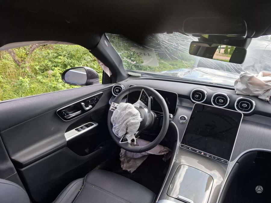 Melns Mercedes-Benz GLC 300 2026 Šauļi, ar dzinēja tilpumu 2.00 L un nobraukumu 5 tūkst. km par 24500 €, foto 10 vietnē AUTOMOTO.COM.LV