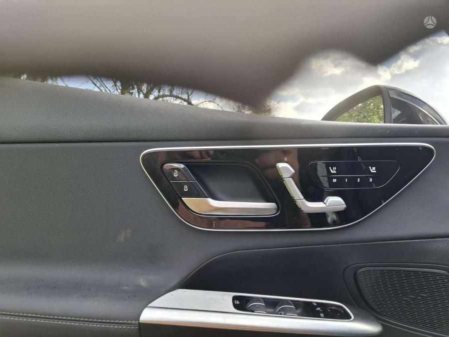Melns Mercedes-Benz GLC 300 2026 Šauļi, ar dzinēja tilpumu 2.00 L un nobraukumu 5 tūkst. km par 24500 €, foto 12 vietnē AUTOMOTO.COM.LV