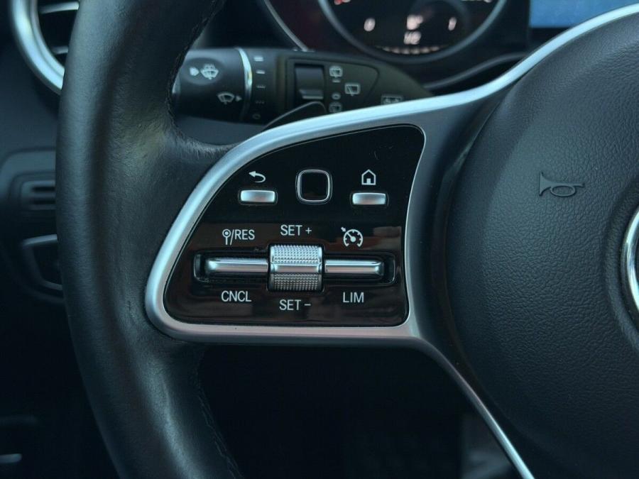 Черный Мерседес GLC 300 2022 в Пярну, объемом двигателя 2.00 л и пробегом 207 тыс. км за 25900 €, фото 18 на AUTOMOTO.COM.LV