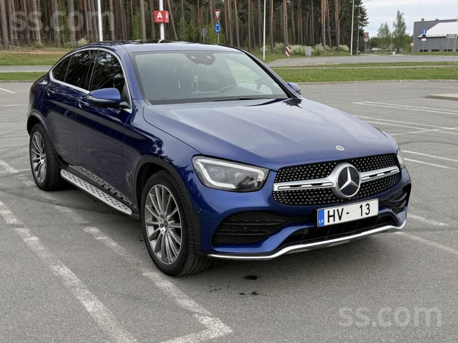 Синий Мерседес GLC 300 2019 в Рига, объемом двигателя 2.00 л и пробегом 160 тыс. км за 35990 €, фото 1 на AUTOMOTO.COM.LV
