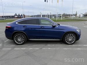 Синий Мерседес GLC 300 2019 в Рига, объемом двигателя 2.00 л и пробегом 160 тыс. км за 35990 €, фото 4 на AUTOMOTO.COM.LV