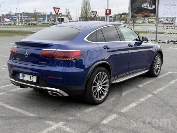 Синий Мерседес GLC 300 2019 в Рига, объемом двигателя 2.00 л и пробегом 160 тыс. км за 35990 €, фото 4 на AUTOMOTO.COM.LV
