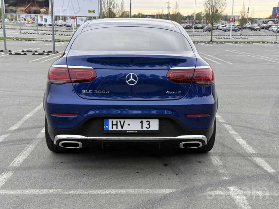 Синий Мерседес GLC 300 2019 в Рига, объемом двигателя 2.00 л и пробегом 160 тыс. км за 35990 €, фото 6 на AUTOMOTO.COM.LV