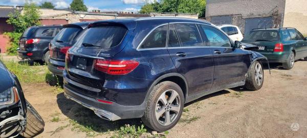 Blue Mercedes-Benz GLC 300 2018 in Vilnius, with an engine capacity of 1.99 L and mileage of 170 thousand km for 9850 €, photo 1 on AUTOMOTO.COM.LV