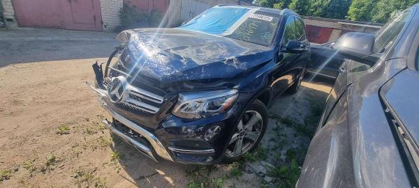 Blue Mercedes-Benz GLC 300 2018 in Vilnius, with an engine capacity of 1.99 L and mileage of 170 thousand km for 9850 €, photo 3 on AUTOMOTO.COM.LV