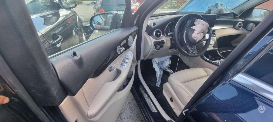 Zils Mercedes-Benz GLC 300 2018 Viļņa, ar dzinēja tilpumu 1.99 L un nobraukumu 170 tūkst. km par 9850 €, foto 10 vietnē AUTOMOTO.COM.LV