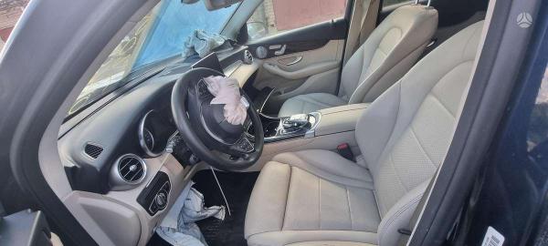 Blue Mercedes-Benz GLC 300 2018 in Vilnius, with an engine capacity of 1.99 L and mileage of 170 thousand km for 9850 €, photo 10 on AUTOMOTO.COM.LV