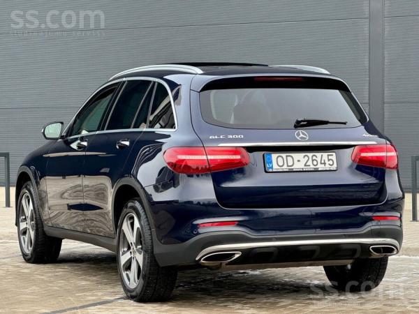 Zils Mercedes-Benz GLC 300 2019 Rīga, ar dzinēja tilpumu 2.00 L un nobraukumu 74 tūkst. km par 25900 €, foto 3 vietnē AUTOMOTO.COM.LV
