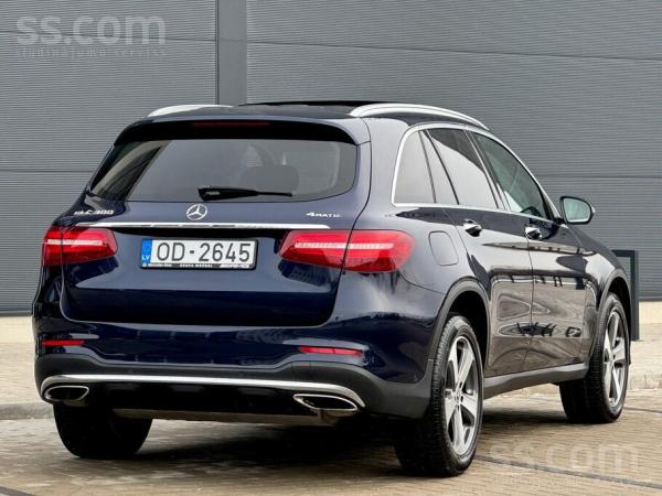 Zils Mercedes-Benz GLC 300 2019 Rīga, ar dzinēja tilpumu 2.00 L un nobraukumu 74 tūkst. km par 25900 €, foto 7 vietnē AUTOMOTO.COM.LV