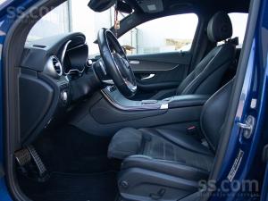 Blue Mercedes-Benz GLC 300 2019 in Riga, with an engine capacity of 3.00 L and mileage of 163 thousand km for 35990 €, photo 8 on AUTOMOTO.COM.LV