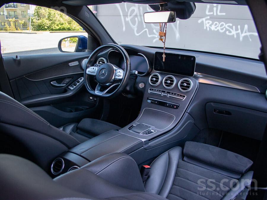 Blue Mercedes-Benz GLC 300 2019 in Riga, with an engine capacity of 3.00 L and mileage of 163 thousand km for 35990 €, photo 12 on AUTOMOTO.COM.LV
