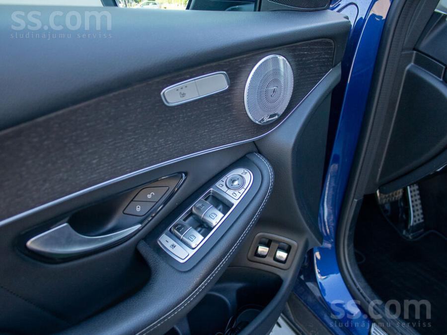 Blue Mercedes-Benz GLC 300 2019 in Riga, with an engine capacity of 3.00 L and mileage of 163 thousand km for 35990 €, photo 17 on AUTOMOTO.COM.LV