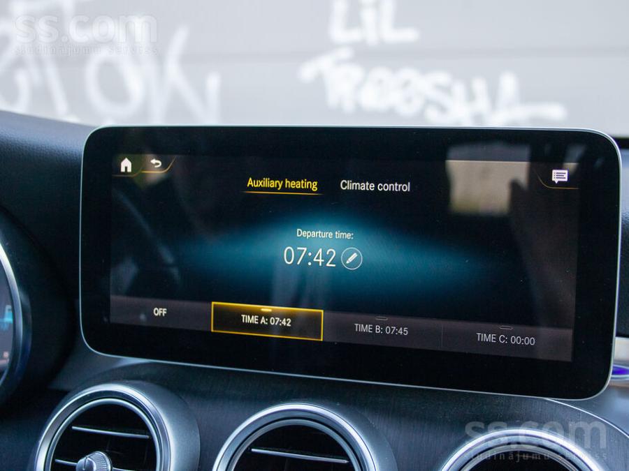 Blue Mercedes-Benz GLC 300 2019 in Riga, with an engine capacity of 3.00 L and mileage of 163 thousand km for 35990 €, photo 22 on AUTOMOTO.COM.LV