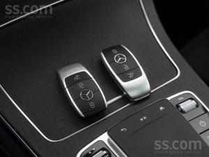 Blue Mercedes-Benz GLC 300 2019 in Riga, with an engine capacity of 3.00 L and mileage of 163 thousand km for 35990 €, photo 30 on AUTOMOTO.COM.LV
