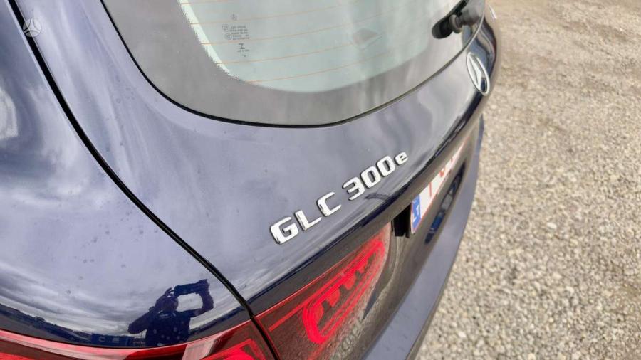 Синий Мерседес GLC 300 2020 в Шяуляй, объемом двигателя 1.99 л и пробегом 95 тыс. км за 27350 €, фото 68 на AUTOMOTO.COM.LV