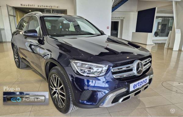 Zils Mercedes-Benz GLC 300 2020 Šauļi, ar dzinēja tilpumu 1.99 L un nobraukumu 96 tūkst. km par 29900 €, foto 1 vietnē AUTOMOTO.COM.LV