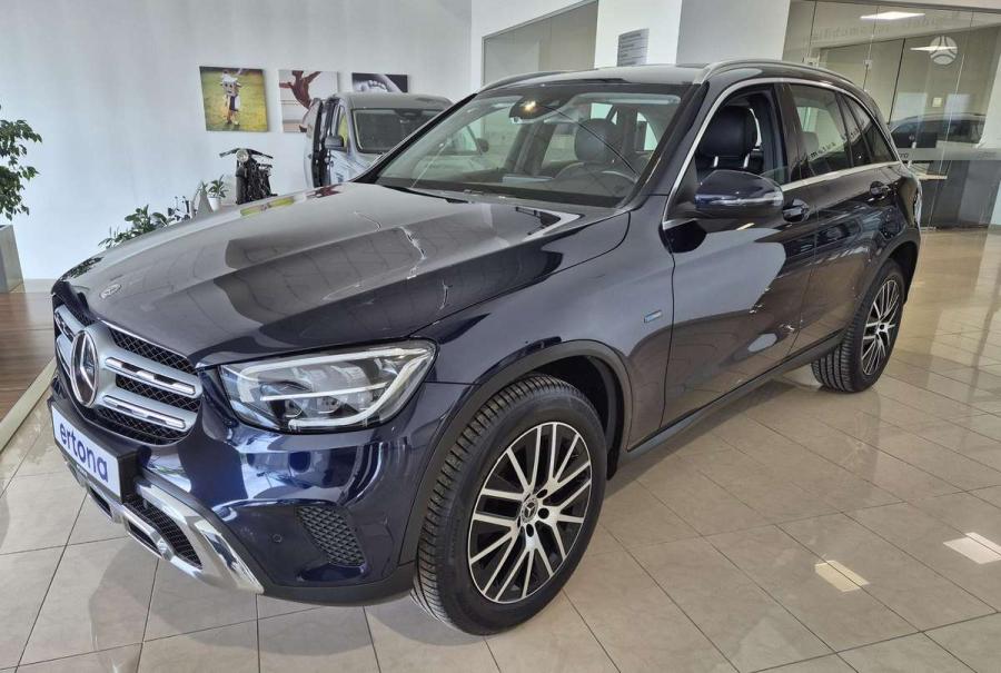 Zils Mercedes-Benz GLC 300 2020 Šauļi, ar dzinēja tilpumu 1.99 L un nobraukumu 96 tūkst. km par 29900 €, foto 3 vietnē AUTOMOTO.COM.LV