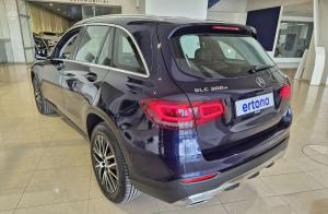 Zils Mercedes-Benz GLC 300 2020 Šauļi, ar dzinēja tilpumu 1.99 L un nobraukumu 96 tūkst. km par 29900 €, foto 4 vietnē AUTOMOTO.COM.LV