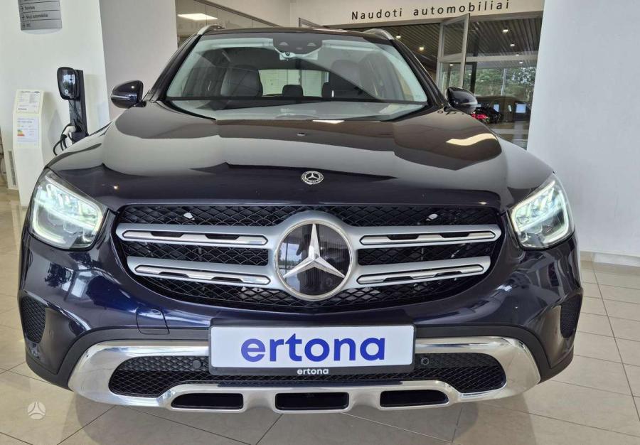 Zils Mercedes-Benz GLC 300 2020 Šauļi, ar dzinēja tilpumu 1.99 L un nobraukumu 96 tūkst. km par 29900 €, foto 7 vietnē AUTOMOTO.COM.LV