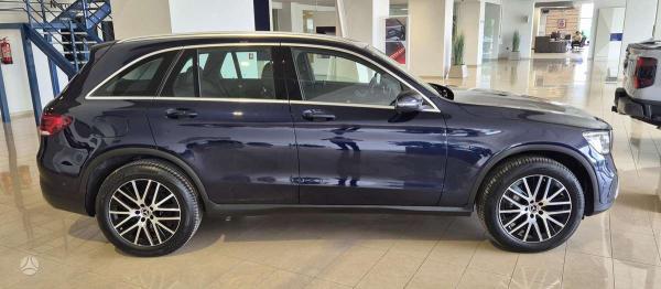 Zils Mercedes-Benz GLC 300 2020 Šauļi, ar dzinēja tilpumu 1.99 L un nobraukumu 96 tūkst. km par 29900 €, foto 8 vietnē AUTOMOTO.COM.LV